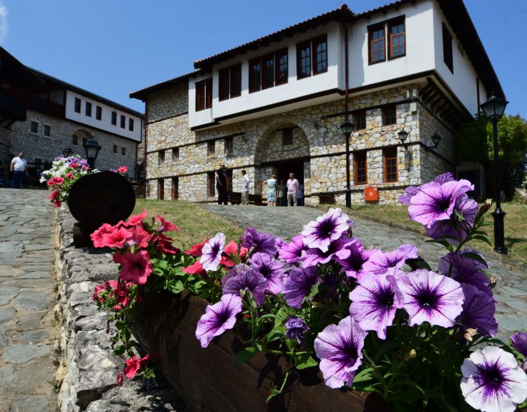 „Македонско село“ – уникатен спој на традиција и туризам - Вечер ...