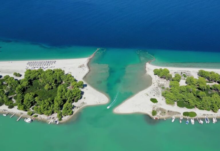 Плажа во Грција прогласена за најубава во 2025 година - Вечер ...1963 ...