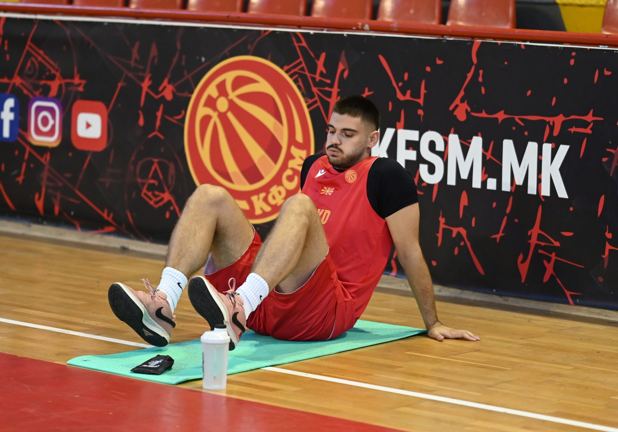 „Време е да се подмладиме, ќе дадеме сè од себе за Македонија“ - Вечер ...1963 | Vecer MK