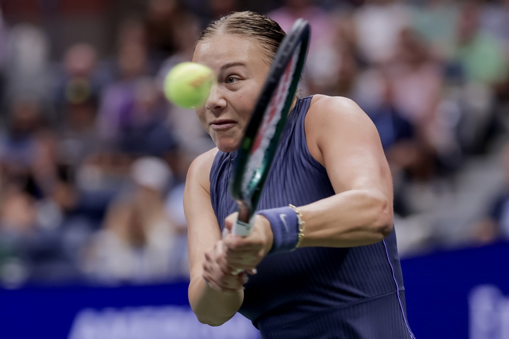 Жена има посилен удар од Јаник Синер и од Карлос Алкараз - Вечер ...1963 | Vecer MK